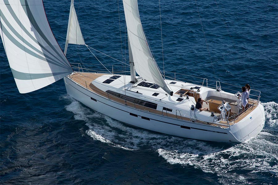 Charter Bavaria Cruiser 51 yacht - online booking with great customer ...