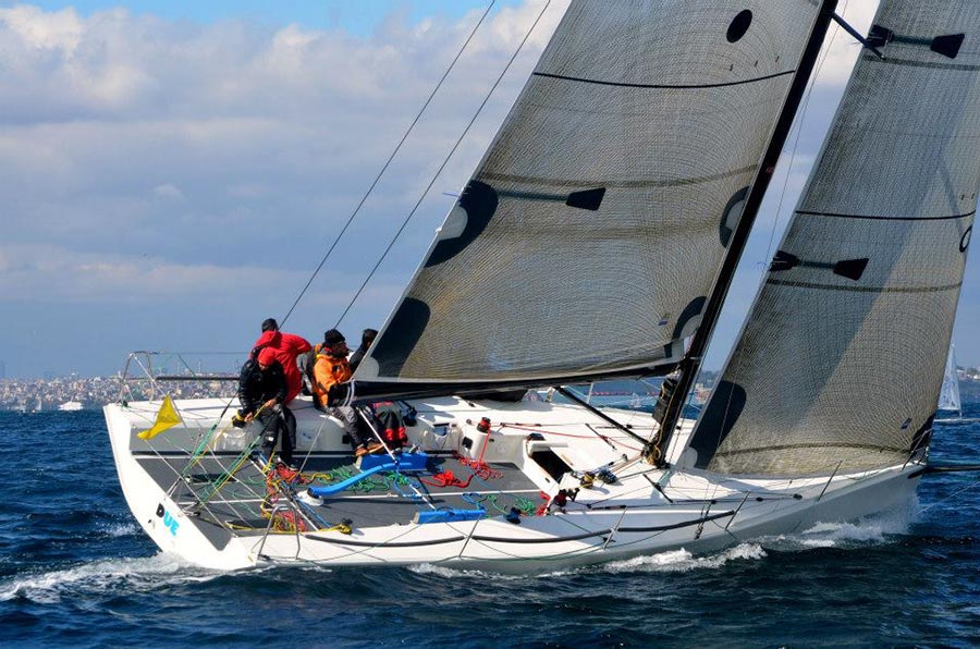 Jefa rudder & steering on the Bolt 37