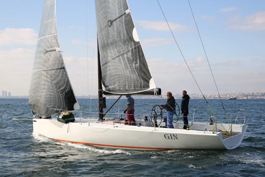 Jefa rudder & steering on the Bolt 37